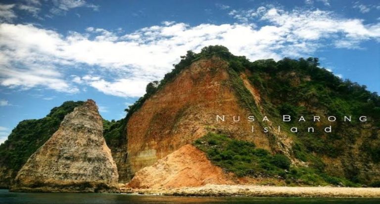 Indah dan Tersembunyi, Ini Dia Pesona Pulau Nusa Barong! - Traveling.co.id
